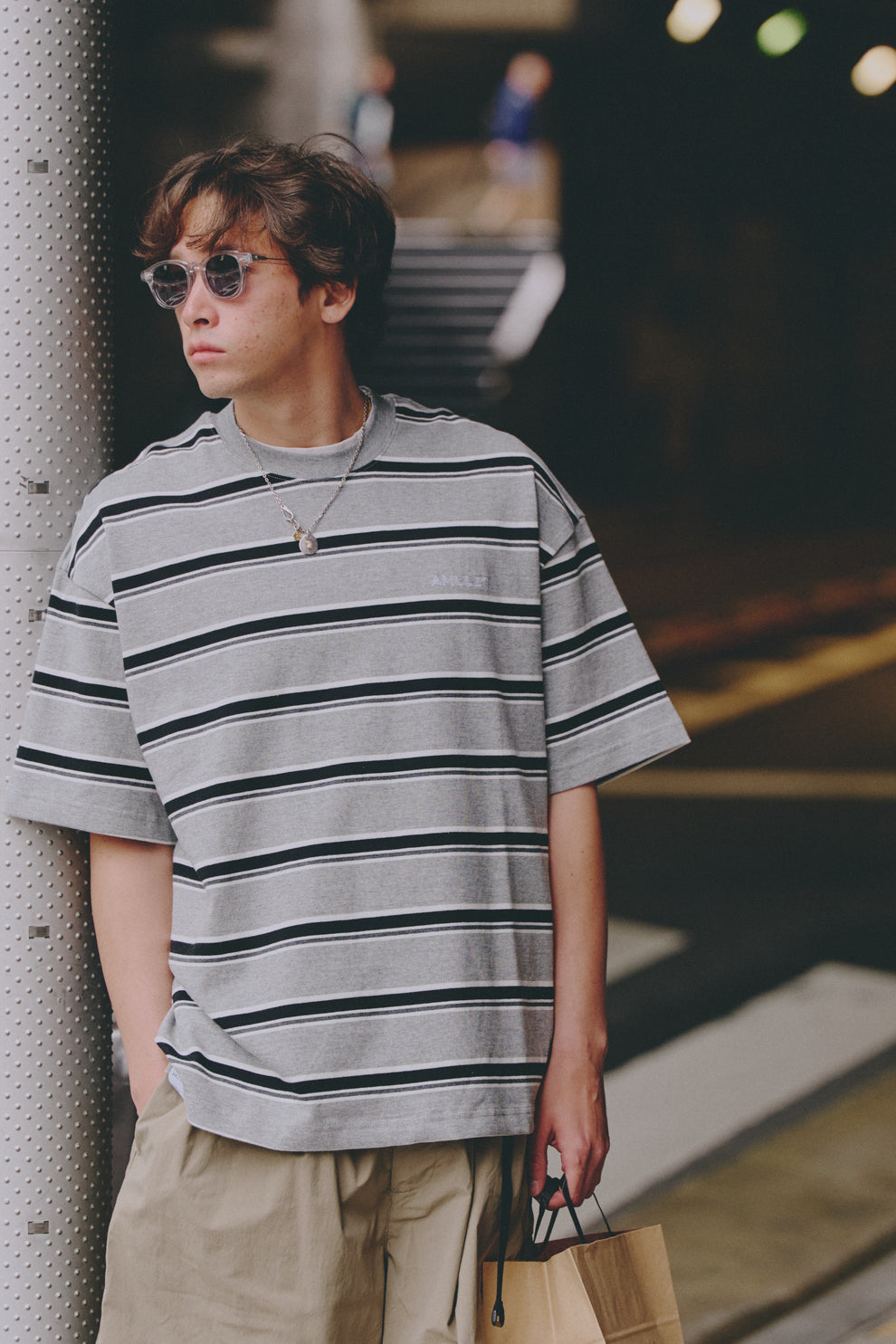 AMULET LOGO STRIPE TEE/ OATMEAL